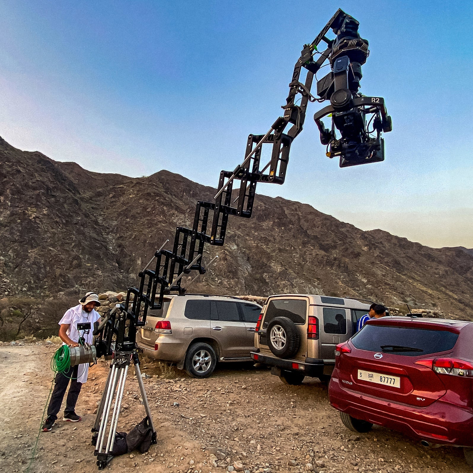 Proaim SJ30 Powermatic Scissor 17ft Telescopic Camera Jib — Proaim.com