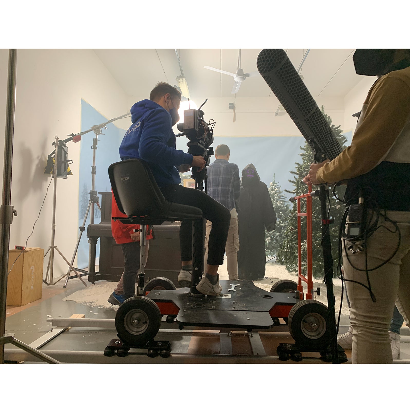 Quad-4 Pro Cinema Dolly & Bazooka Camera Slider | Proaim