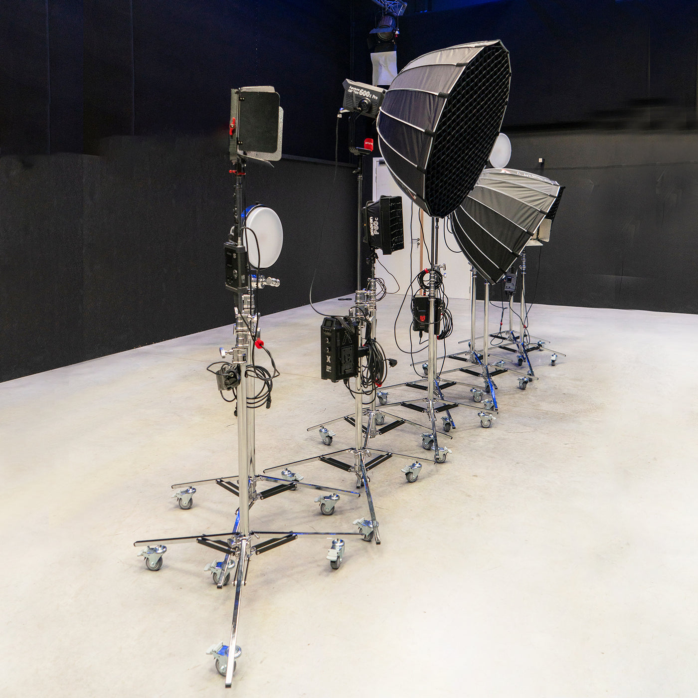 Proaim Baby 5/8" Jr. Triple Riser Roller Stand w Wheels